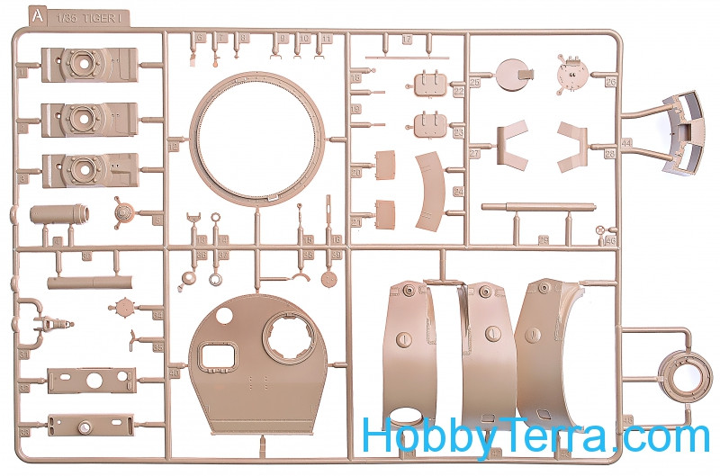 タイガーI、初期生産、東部戦線1943 W / Full Interior Rye Field Model RM5003 HobbyTerra.com